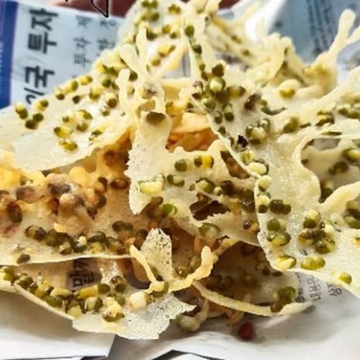 Rempeyek Tumpi Kelezatan Kudapan Tradisional Indonesia